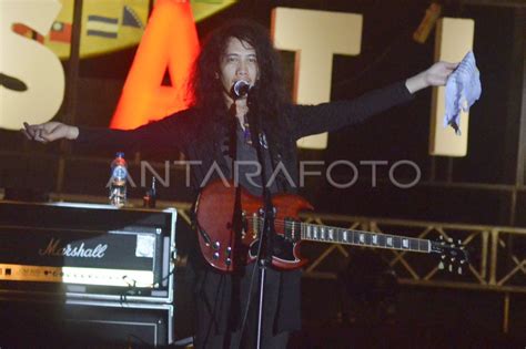 Konser The S I G I T Antara Foto