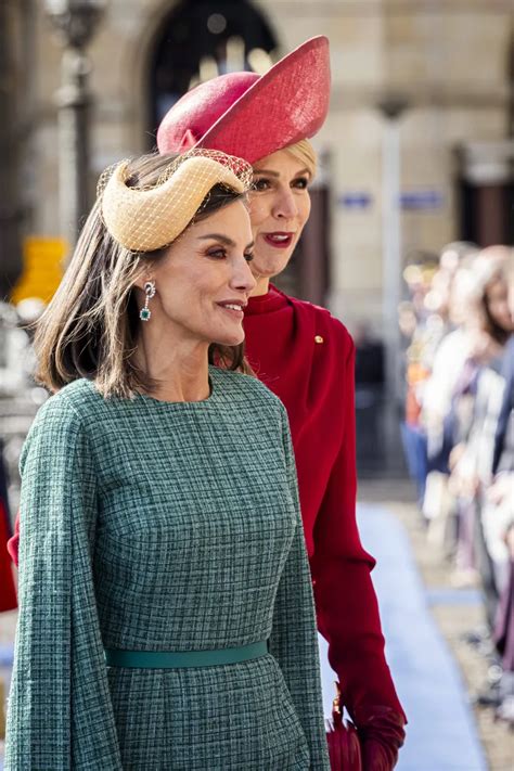 Karalieņu Tērpu Cīņa Karaliene Letīcija Un Karaliene Maksima