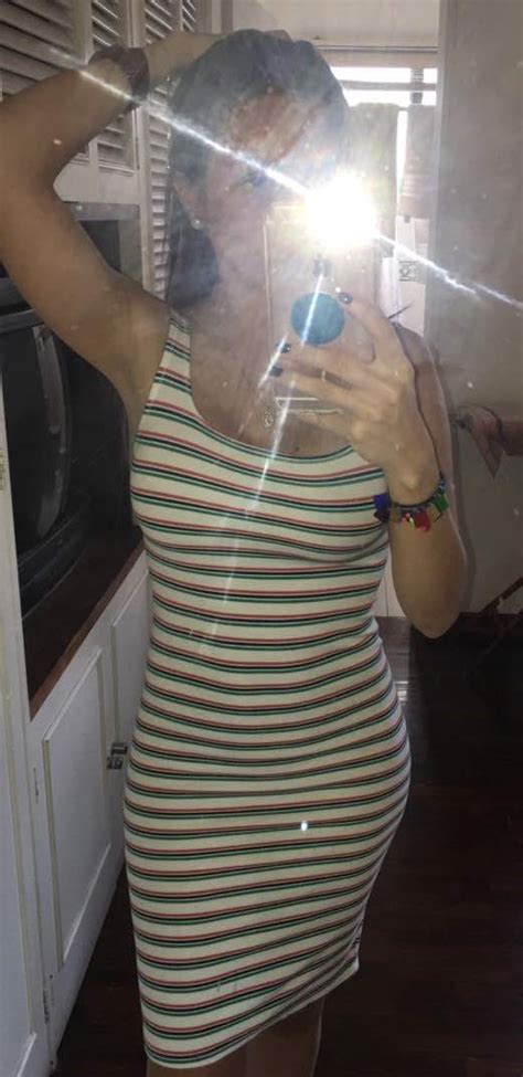 Siliconada vazou celular com muitas fotos e videos transando no carro e motel Não Conto