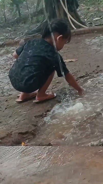 Hujan Hujanan Besti Funny Youtube