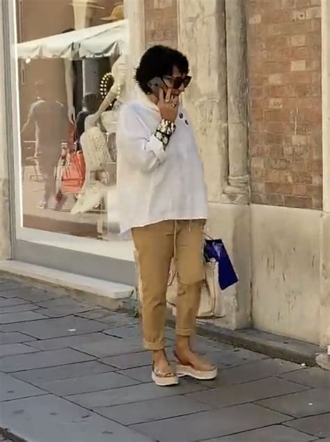 Victoria Bidewell Feet