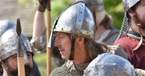 The Social Hierarchy In Viking Society Jarls Karls And Thralls