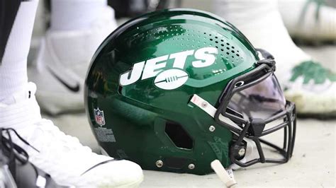 Jets Linked To Fan Favorite Eagles Third String Qb In Potential Trade