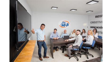 Eduardo Cacho” Avellaneda El Empresario Presentó Su Libro