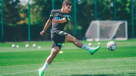 La intimidad de las nuevas figuras del Manchester City la nota familiar a Julián Álvarez y la