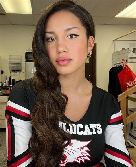 Sofia Wylie Reigning Disneyplus Cockstiffer Shes 19 Rjerkofftoceleb