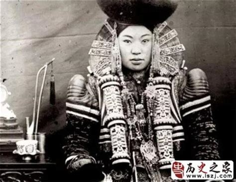 老照片：清代漠北蒙古貴族女人 每日頭條