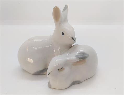 Статуэтка «Зайцы», фарфор, роспись, Артель «Прогресс», СССР, 1960-1980 ...