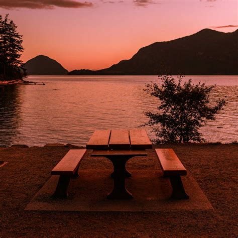 10 Minimalist Lifestyle Habits To Simplify Your Life