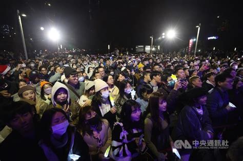 信義誠品寒風中熄燈 倒數告別盼文化品牌繼續前行【圖輯】 文化 中央社 Cna