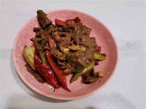 【家常炒牛肉的做法步骤图，家常炒牛肉怎么做好吃】cb勾勾下厨房