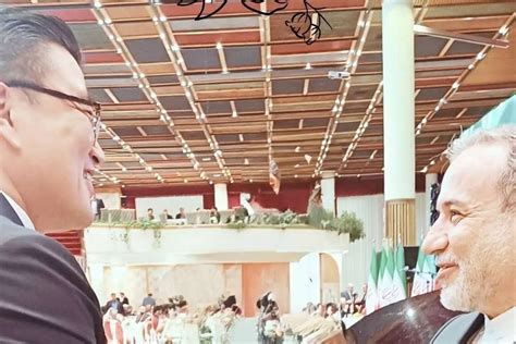 ببینید؛ سفیر کره پرسون، پرسون را در حضور عراقچی اجرا کرد