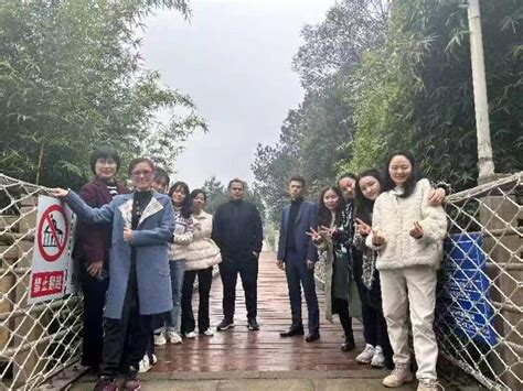 学校工会小组开展丰富多彩的三月份女职工活动 重庆建筑工程职业学院