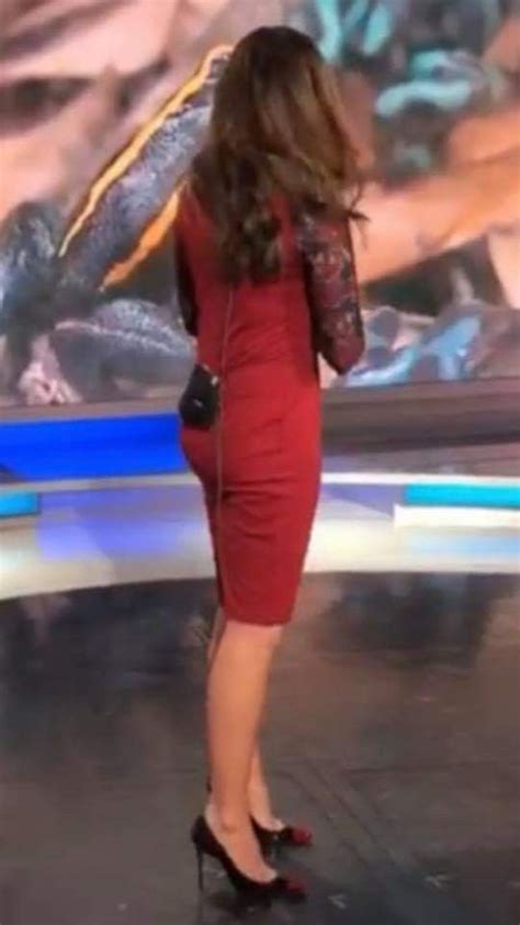 Pin By James Handy On Robin Meade Hot News Woman Robin Meade Women Robin