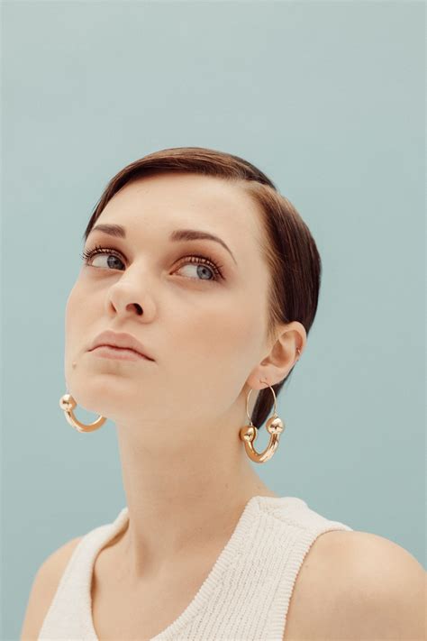 5 Pendientes Atemporales Que Combinan Con Cualquier Corte De Pelo