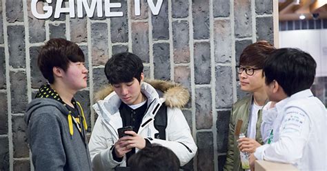 포토 스타리그 예선 프로토스 반상회 중