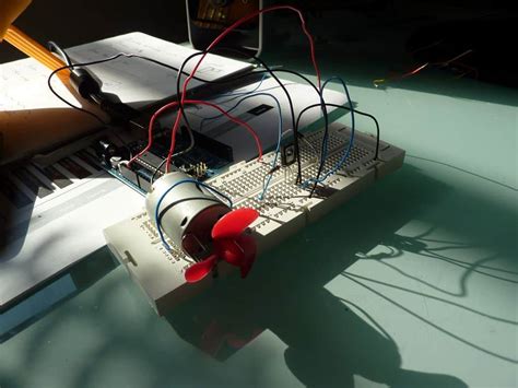 Prácticas 3 y 4 con arduino control de un motor y un servomotor Tecnosalva