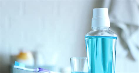 가글·구강청결제 사용 후 약 30분간 음식 먹지 말아야