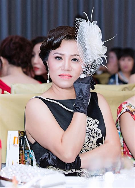 Doanh Nhân Phan Thị Thu Thủy Tự Tin Trong đêm Thời Trang Và Phong Cách
