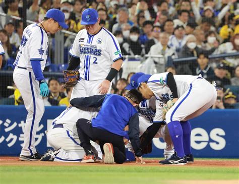 【dena】頭部に打球直撃の宮崎敏郎は頭部打撲と診断 三浦大輔監督が説明「明日以降は状態を見ながら」 スポーツ報知