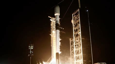Spacex Launches Falcon 9 Rocket On Record Tying 20th