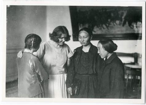 МОНГОЛЫН ЭМЭГТЭЙЧҮҮДИЙН Архивын ерөнхий газар Facebook