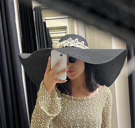 فاروی کلاه کلاین