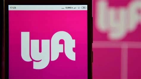 Self Driving Cars Wont Replace Humans Soon Says Lyfts Ceo Ev Smarts