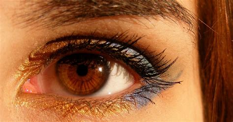 Eye Color And Tyndall Effect