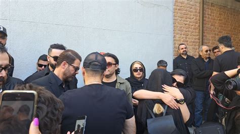 مراسم تشییع رضا داودنژاد با حضور هنرمندان آغاز شد فیلم