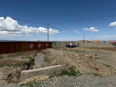 Есөнбулаг сумын Баянхайрхан Индэрт багийн нутаг дэвсгэрт байрлах үерийн далан далангийн