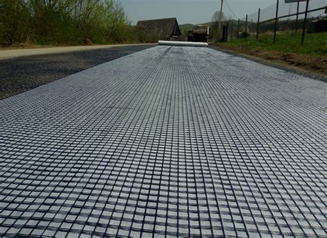 China Polyester Geogrid Knitting With Geogtextile Composites Manufacturers