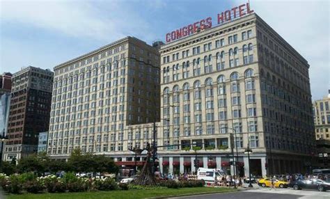 5 Scary Places In Chicago Including 2 Famously Haunted Hotels Flavorverse