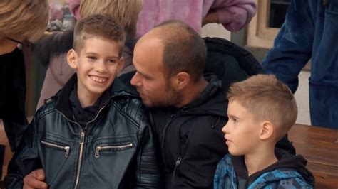 Ivan S Tisoč Poljubi Zasul Svoja Sinova