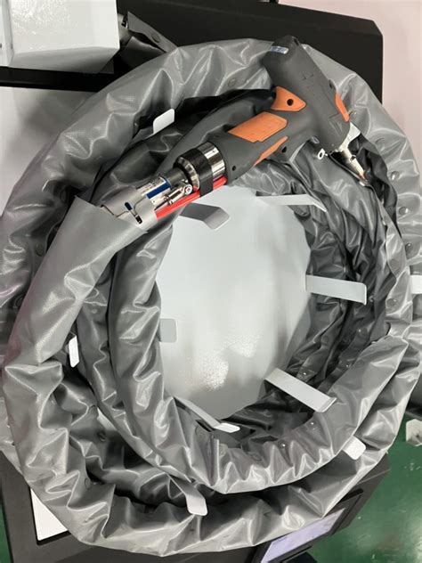 ハンディー式ファイバーレーザー溶接機 エムワイテック株式会社
