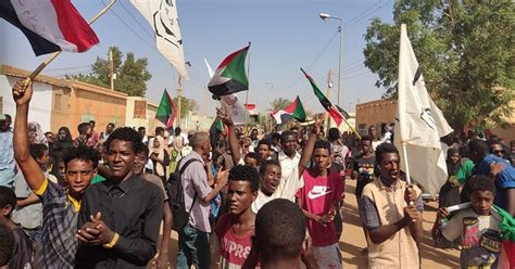 السودان دعوات للتظاهر الأربعاء لإسقاط المجلس الانقلابي