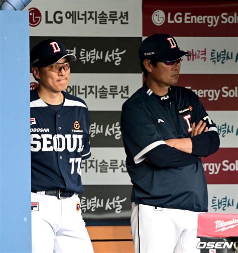 사진 5회 1 12 스코어에 입술 깨무는 두산 이승엽 감독