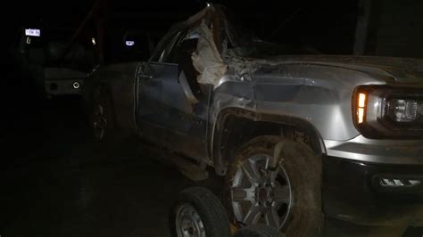 Aparatoso accidente en la carretera a Santa Bárbara deja a 3 jóvenes