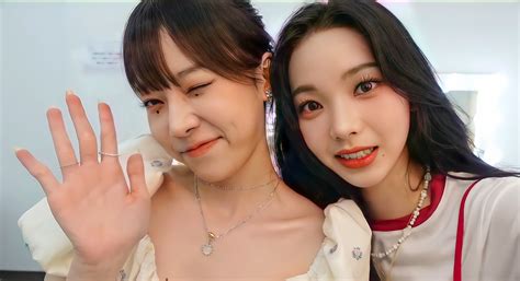 Aespa Winter And Karina In 2022 Fotografi Bawah Air Gadis Korea Selebriti