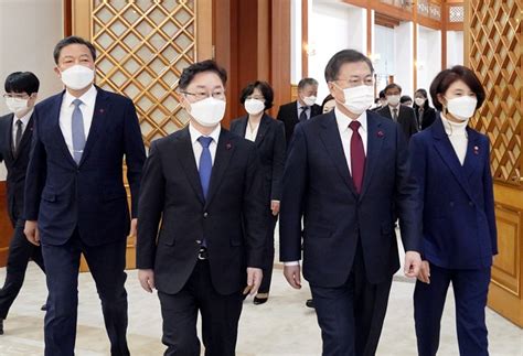 문 대통령 박범계 장관에 권력기관 개혁 끝난게 아냐 노컷뉴스