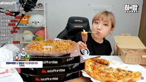 엄청난 양 자랑하는 ‘먹방 유튜버잘 안찌는 이유는 세계일보