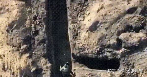 俄乌战争中士兵在战壕中挨无人机的炸是防炮洞没挖好 知乎