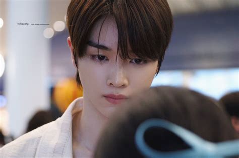 [잡담] 아니 성찬이 앞에 승무원분이랑 키차이 인스티즈 Instiz 연예 카테고리