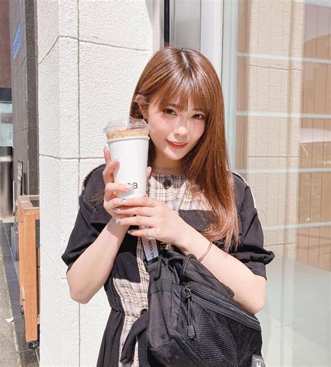 川村虹花さんのインスタグラム写真 川村虹花instagram「リサと行ったここのミルクティー美味しかったー！🤭🤍 青山カフェ 表