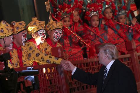 Pictures In China Donald Trump And Melania Trump Visit The Forbidden City