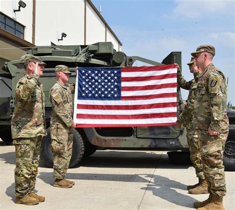 Garrison Commander Reenlists 1st Signal NCO Article The United