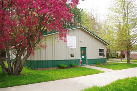 Four Harvest Farm Company Connects Local Producers And Customers