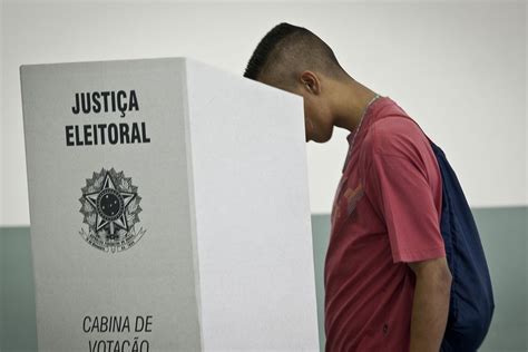 Tse Decide Proibir Que Eleitor Leve Celular Para Cabine De Votação