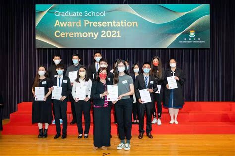 Yang Ling Was Awarded The Hui Pun Hing Memorial Postgraduate