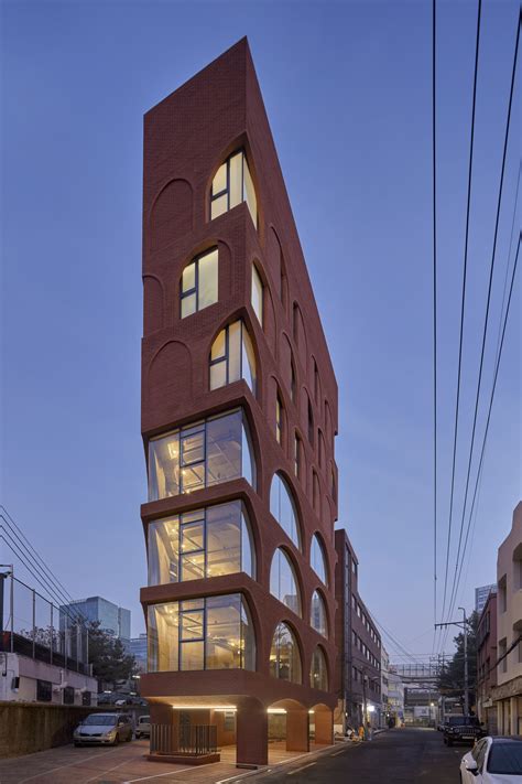 Galería De Edificio De Uso Mixto Fillome Sosu Architects 15